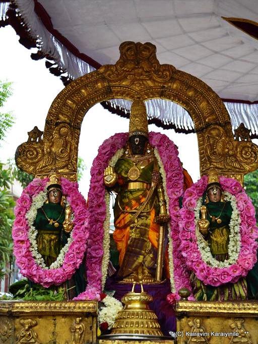 Kairavini karaiyinile - திரு அல்லிக்கேணி குளக்கரையோரம்: Sri Peyalwar ...