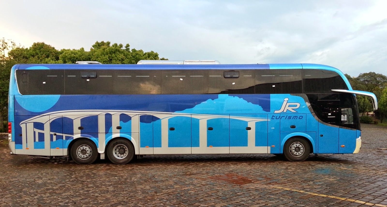 Omnibus Gerais: Comil consolida presença no mercado capixaba