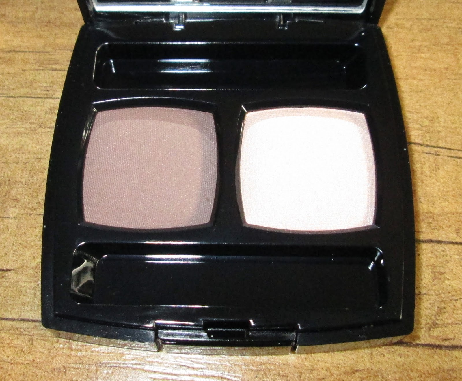 [Review] CHANEL Ombres Contraste Eyeshadow Duo in 20 Taupe - Délicat