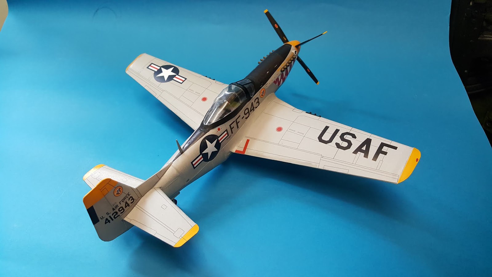 Paper and Card Models: P51 Mustang from Paper-Replika.com