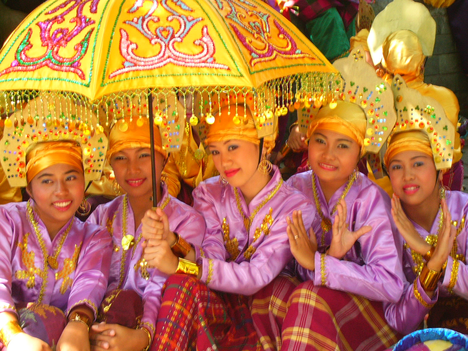 The Lucila Project: Aliwan Fiesta: the Mother of all Fiestas