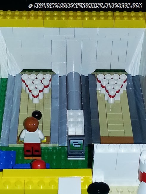 LEGO® Summer Bowling Creation