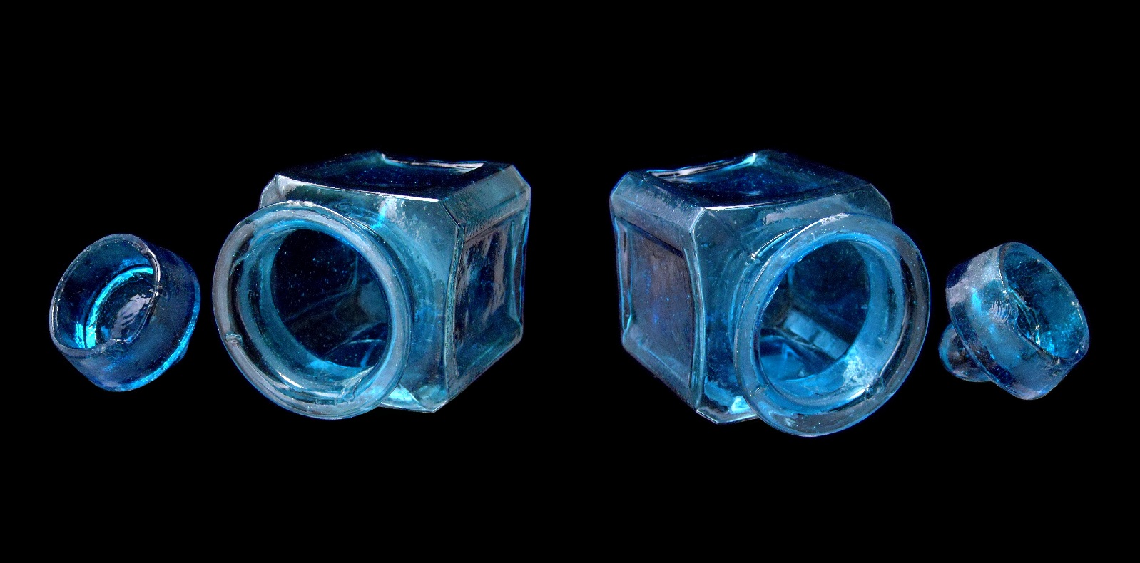 PATINA ANTIK: BLUE GLASS STORAGE JAR