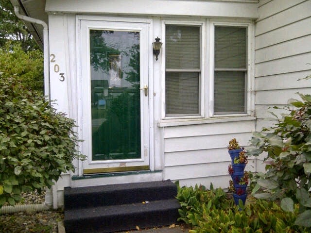 Geurs House to Home: Front Door Paint Job