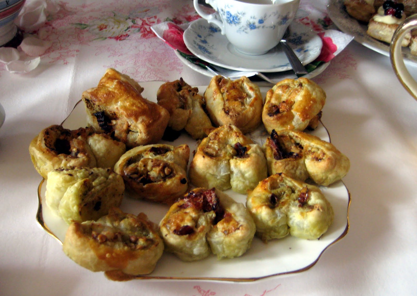 Serena's Medium Rare: Pesto Goats Cheese Puff Rolls