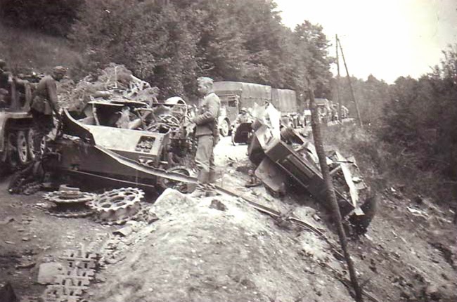 Panzer 4 ripped apart by ammo explosion. : r/DestroyedTanks