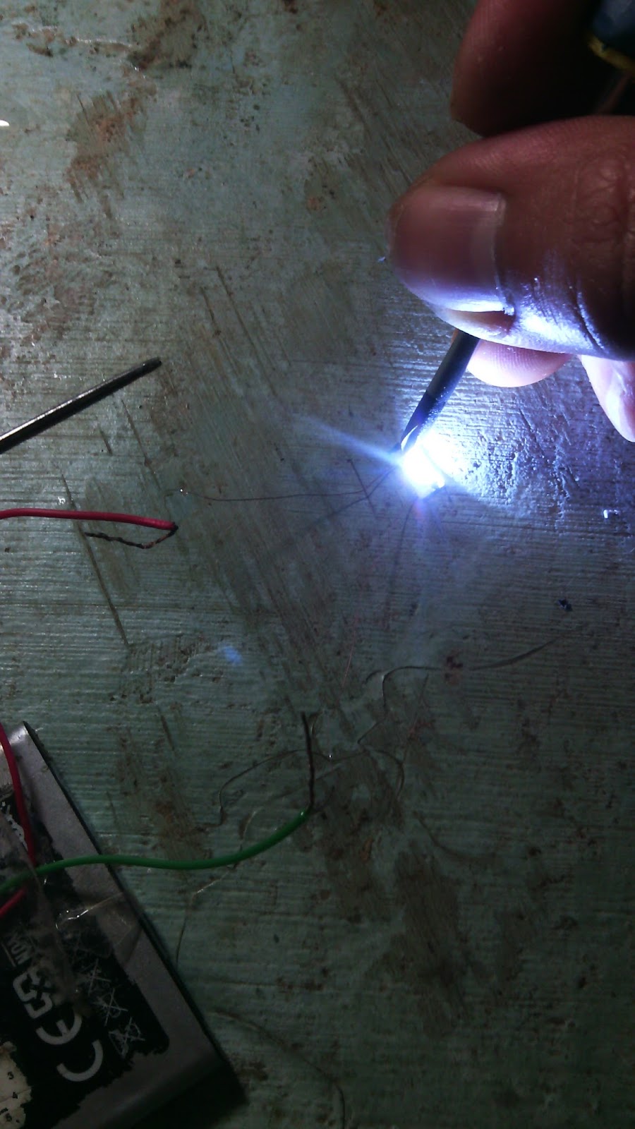 Cara Mudah Menambah Lampu Senter HP ~ Jalur Tujuh