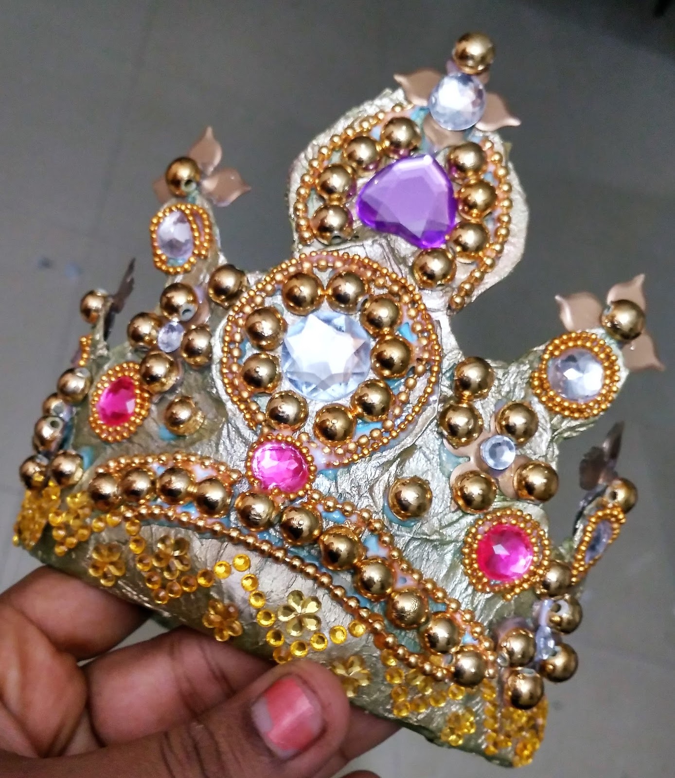 Nena's Arts and Crafts: DIY Handmade Queen's Crown