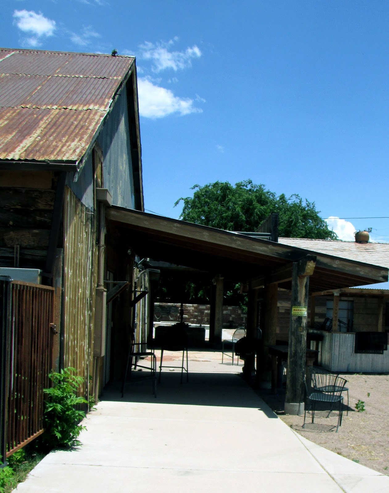 Payson: Oxbow Inn & Saloon