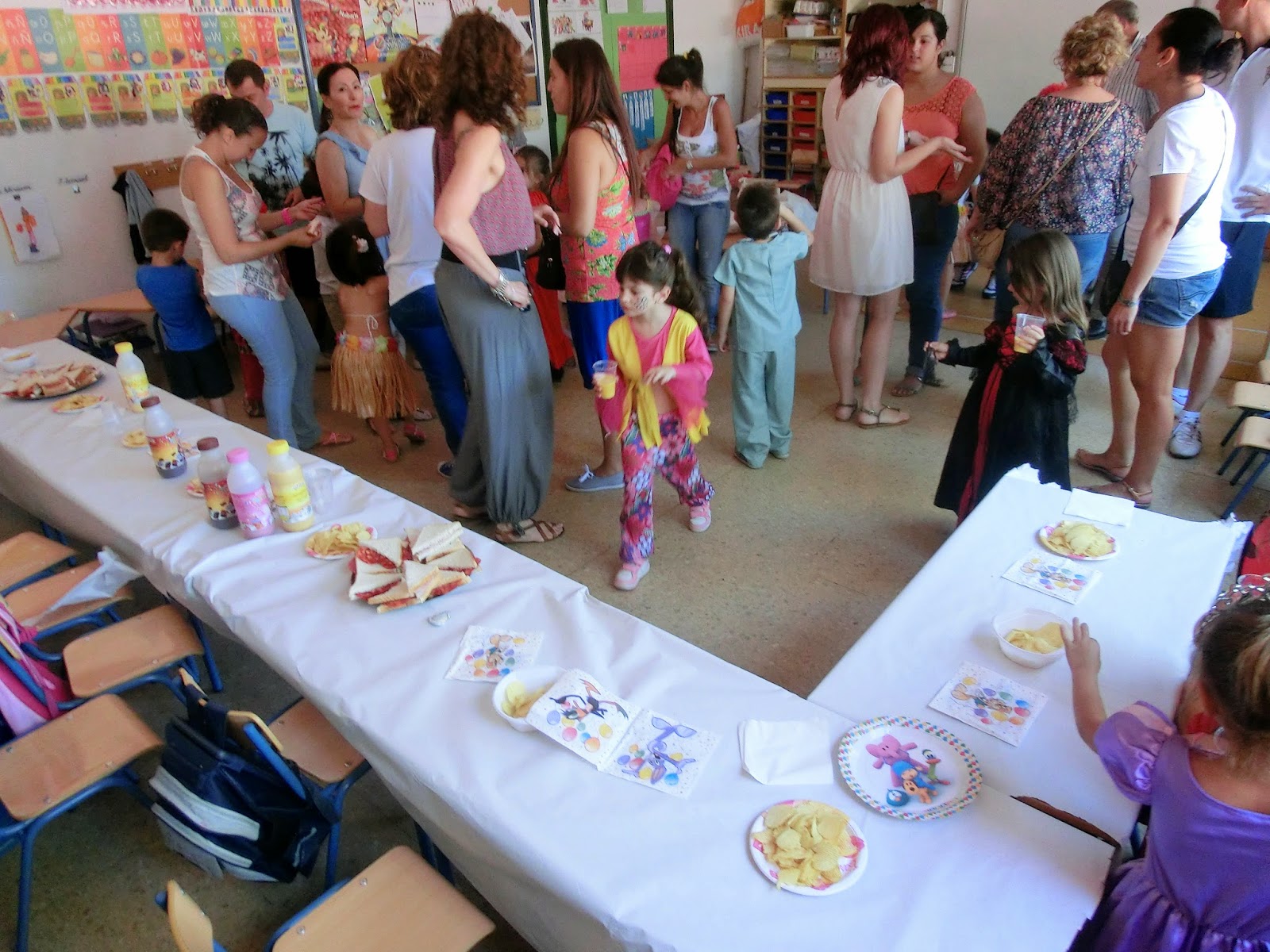 Profe Rafa de Infantil: Fiesta en la Clase. Nos visita Moli para ...