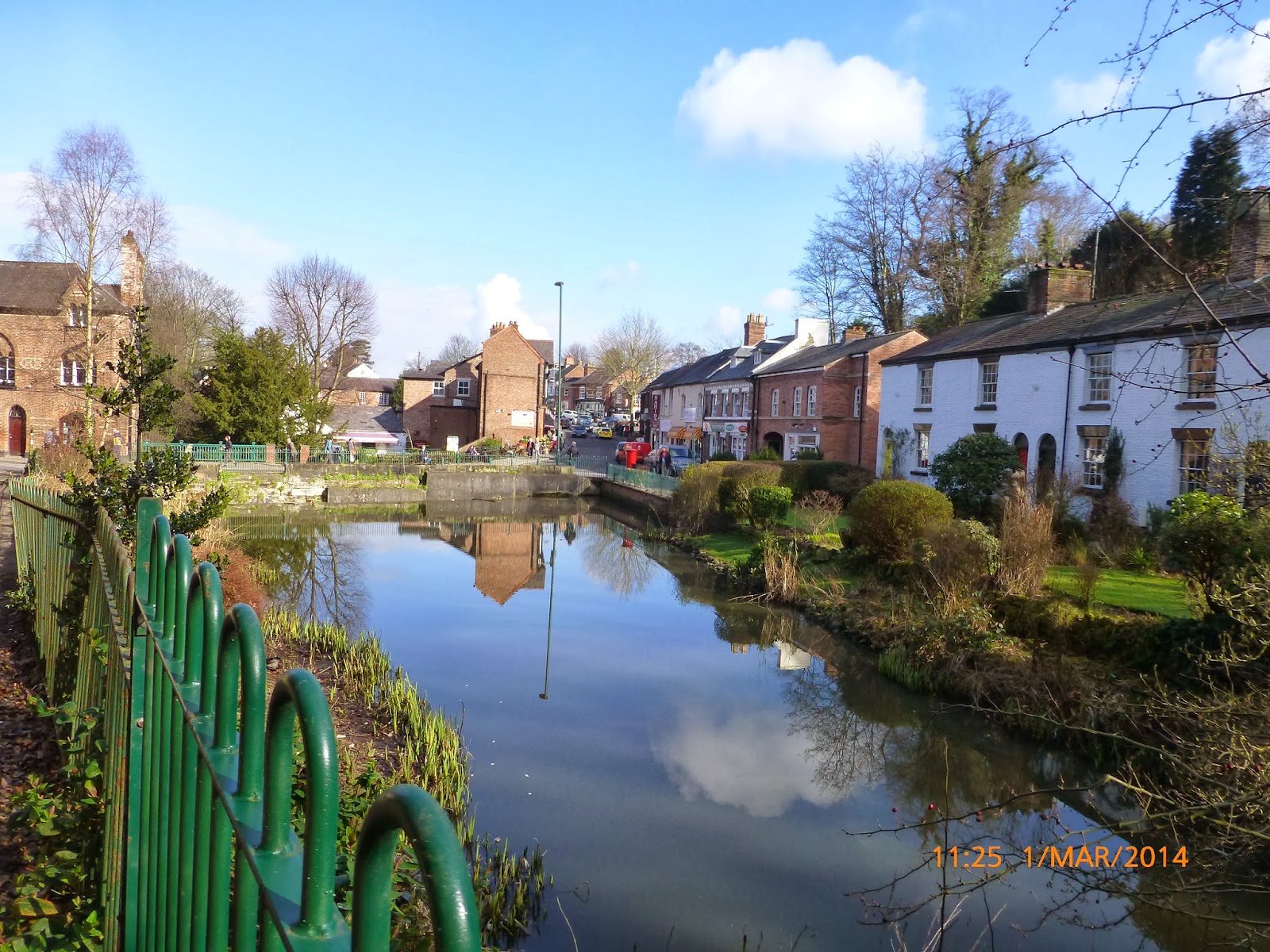 Harris Hikers: Lymm and Thelwall 1st March 2014