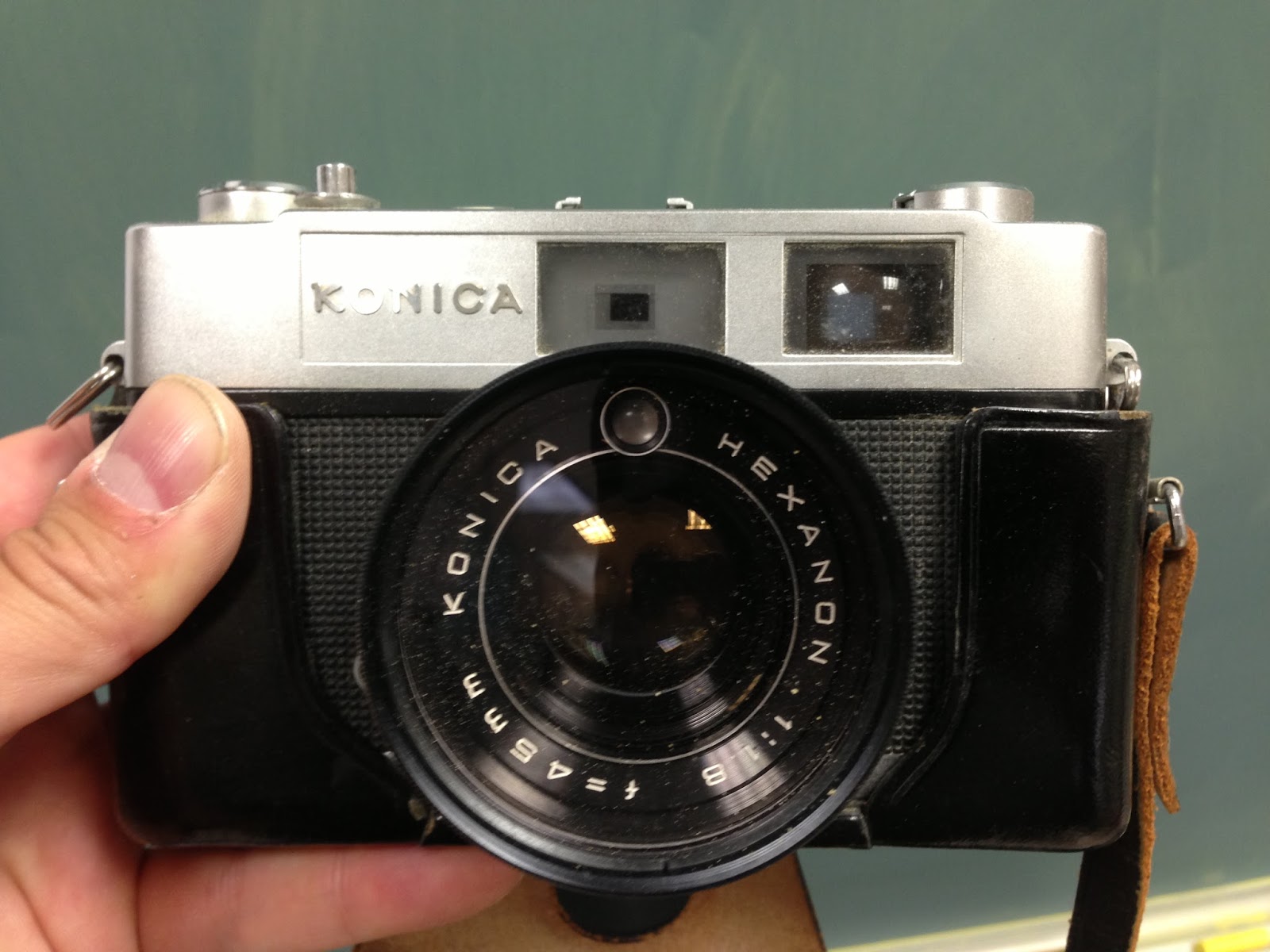 Snapz: How To Buy (and what is) A 35mm SLR Film Camera