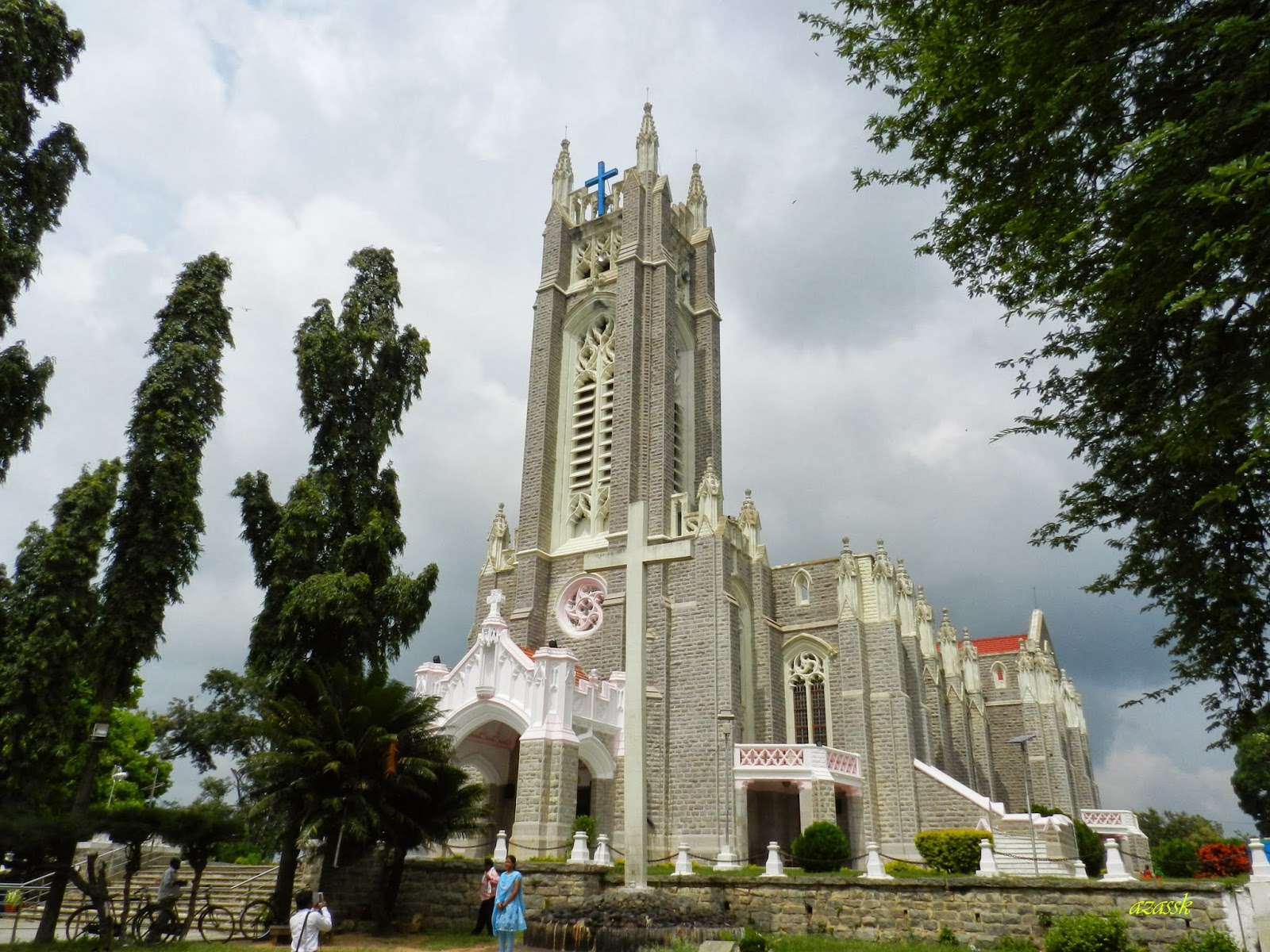 Calm-Sojourner: Medak Fort, Medak Cathedral & Pocharam dam