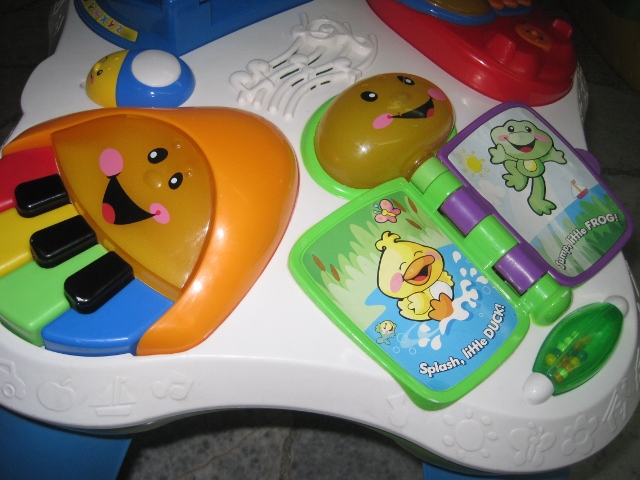 JuaiMurah: Fisher Price Busy Learning Activity Table