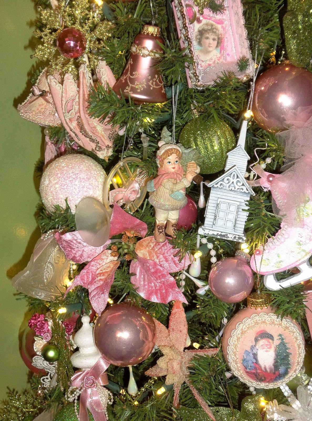 A DEBBIE-DABBLE CHRISTMAS: Craft Room Tree, Christmas Home Tour 2016