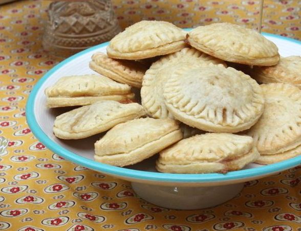 C and J's Good Grub: Apple mini hand pies