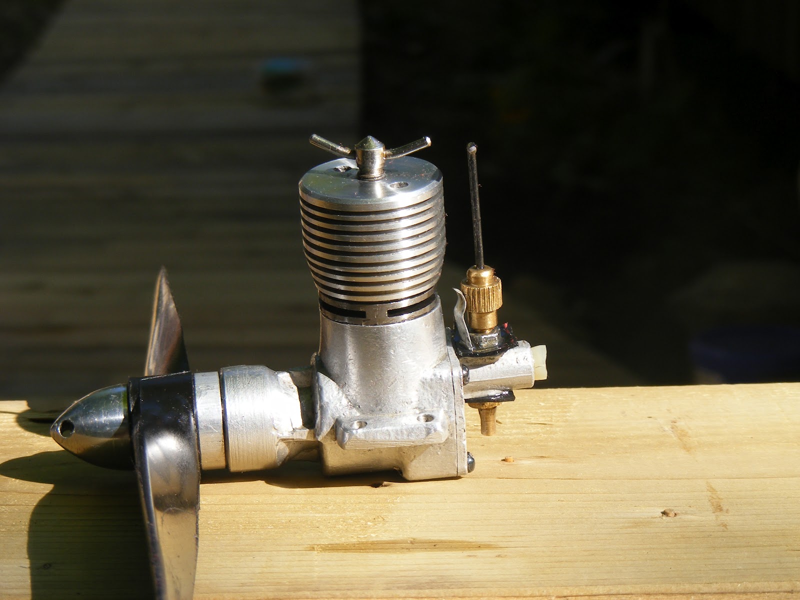 Vintage Model Airplane Engines Running: Russian MK 12B