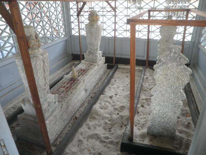 SENI LAMA MELAYU (MALAY OLDEN ART): Makam (Tomb of) Tuanku Syed Hussein ...