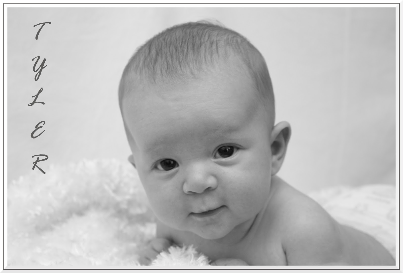 Linda Simon Photography: Sneak peek at Baby Tyler