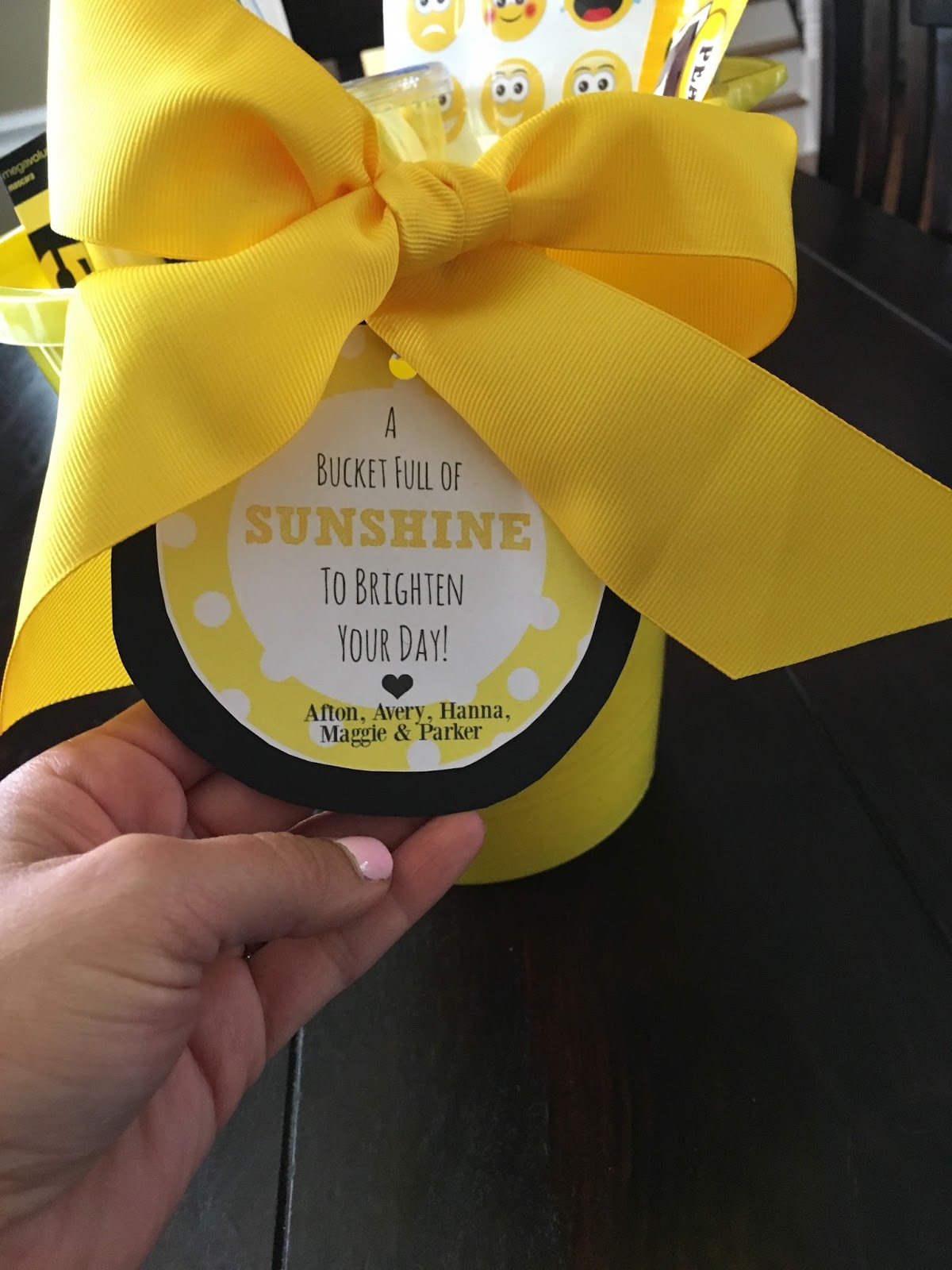 Crafty Texas Girls: DIY Sunshine Bucket