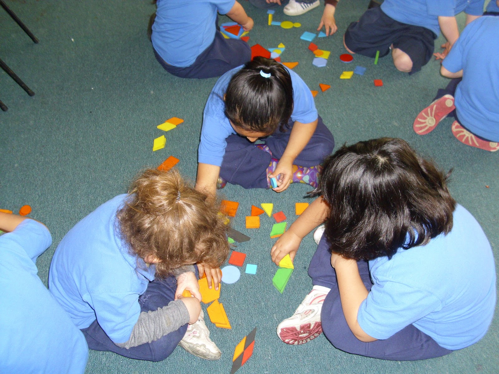 Room 2 New River Primary: Developmental Maths- Sorting shapes into groups