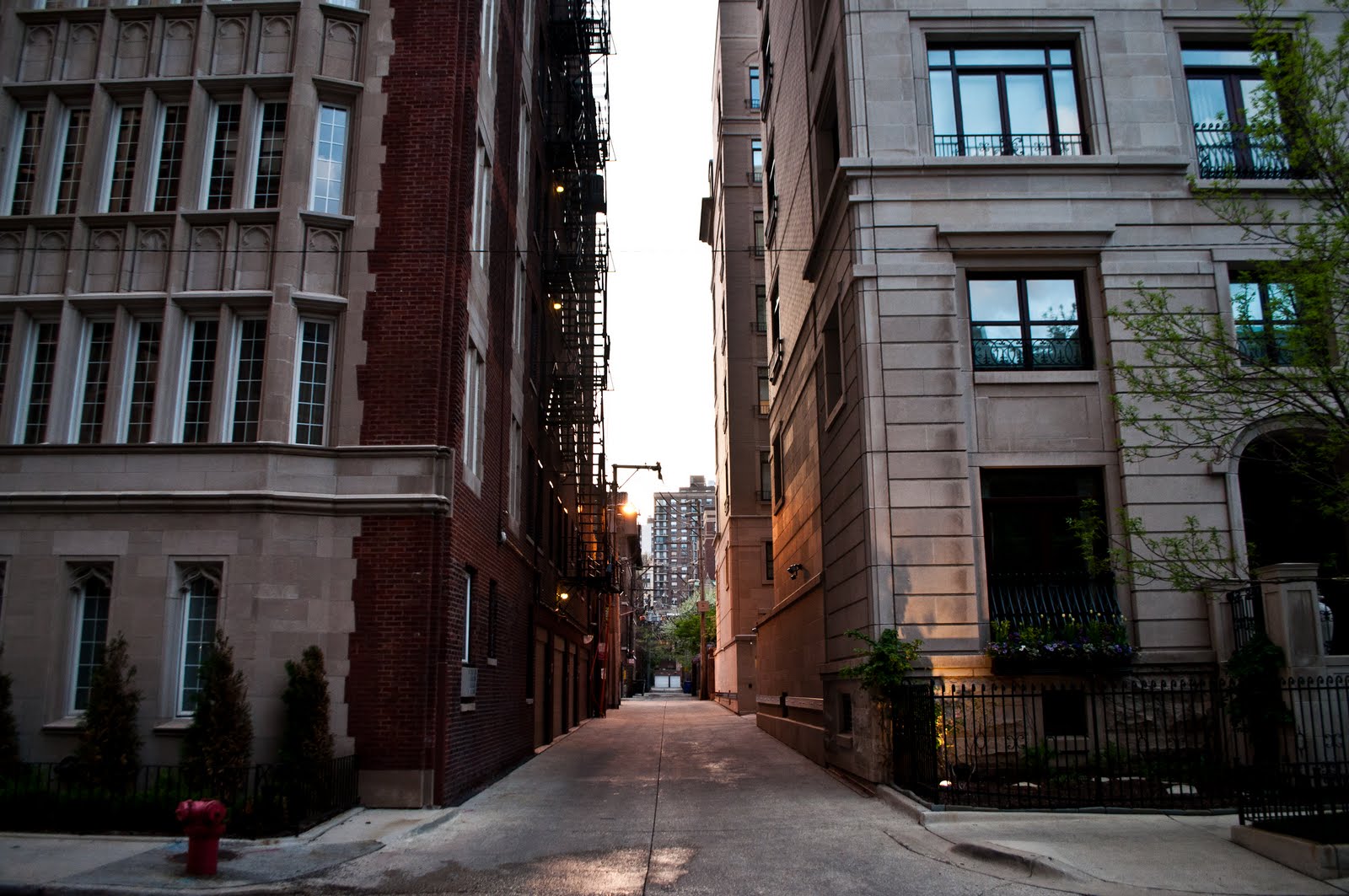 AC Miller Photography - Your Daily Dose of Chicago: Alleyway, Gold Coast