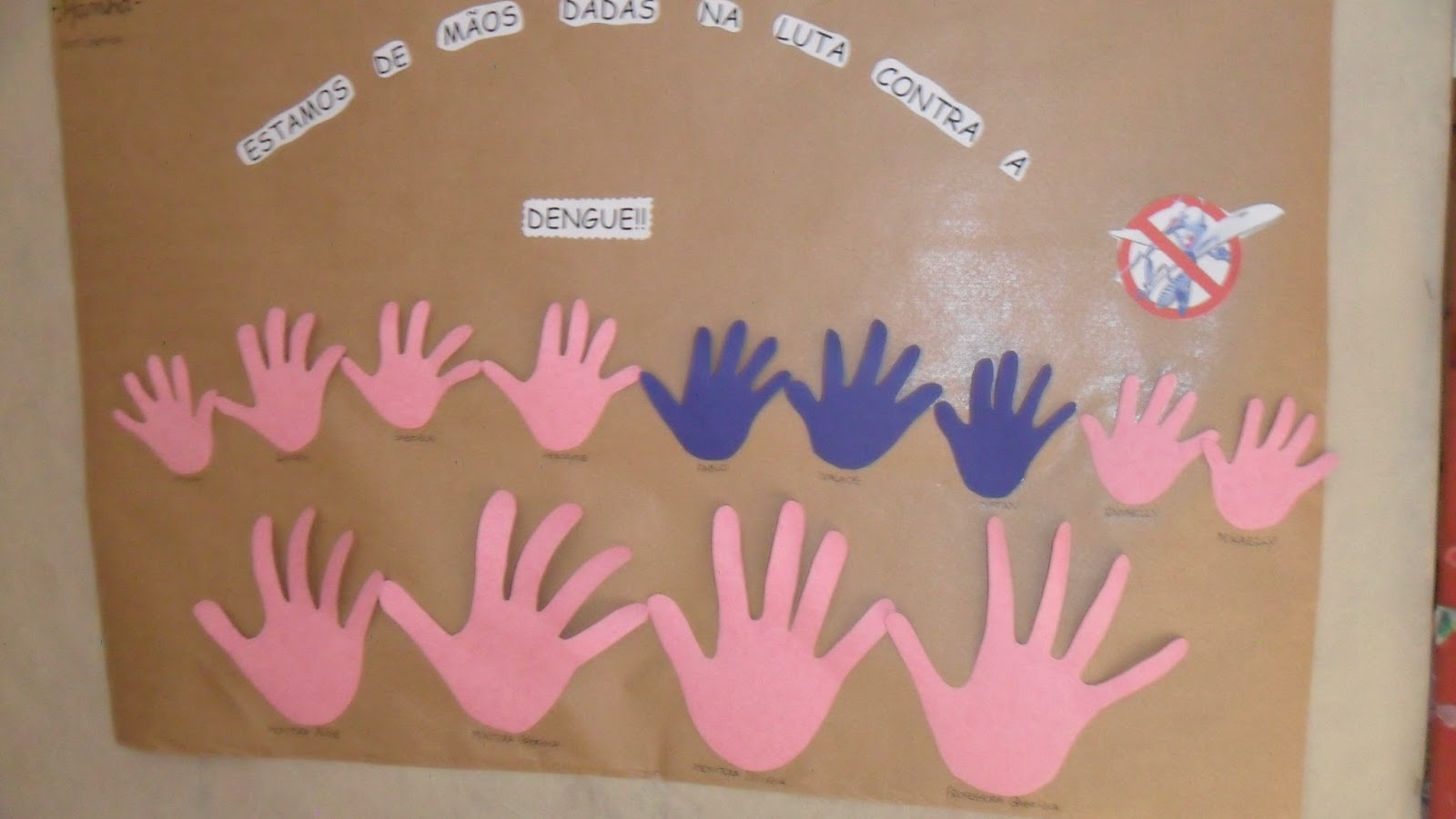 Escola Municipal de Educação Infantil Tio Moisés: Construindo o mural ...