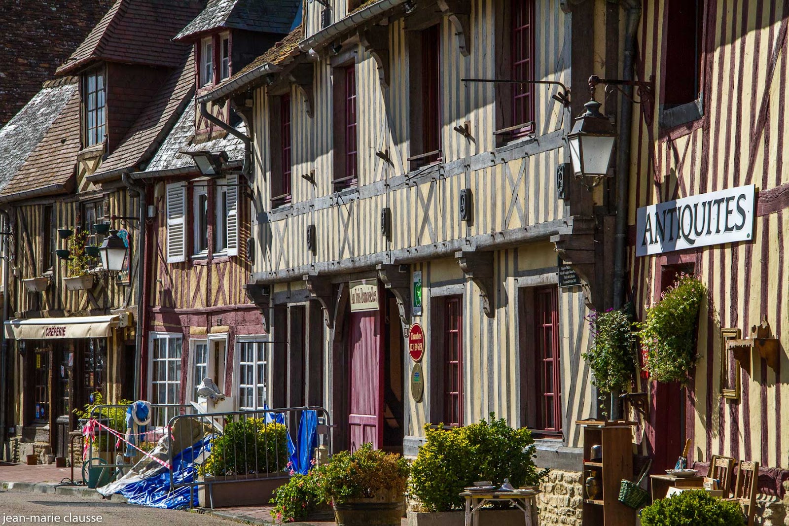 Découvrir la France en photos: 6 - BEUVRON EN AUGE. (Calvados - 14)