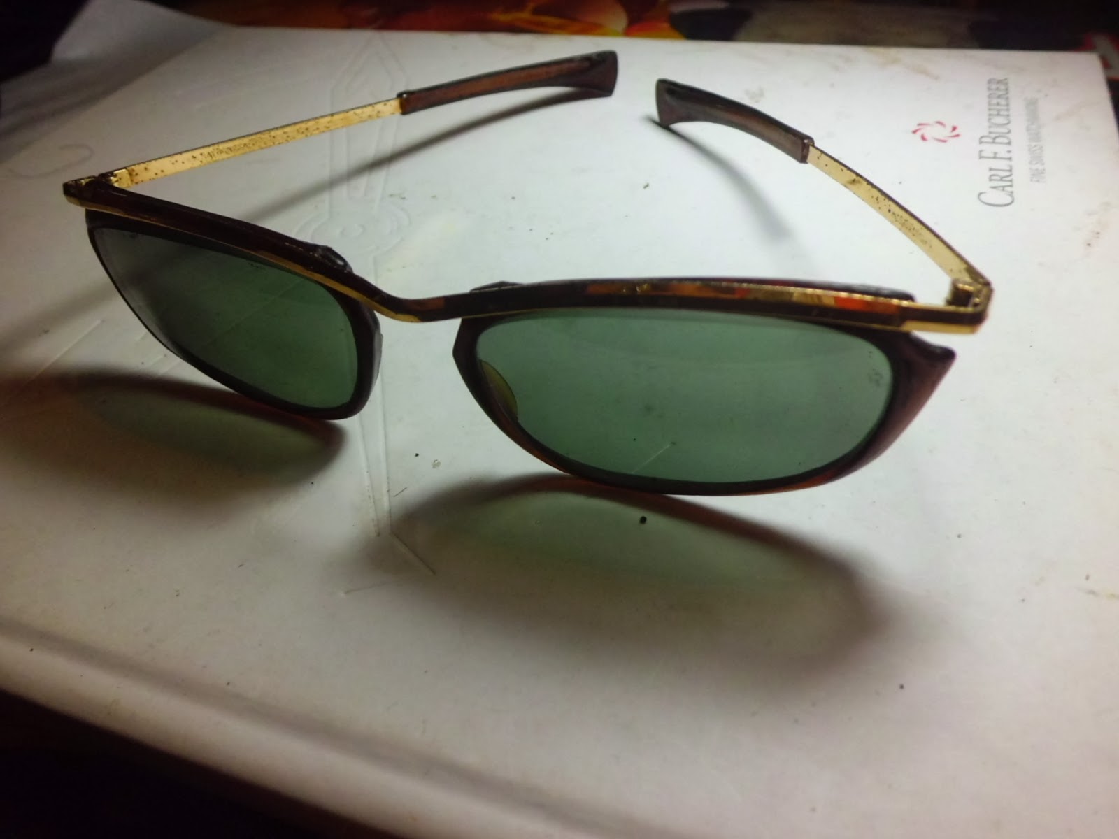 KOLEKSI ANTIK: KACAMATA SUNGLASSES ORIGINAL RAYBAN N BRANDED