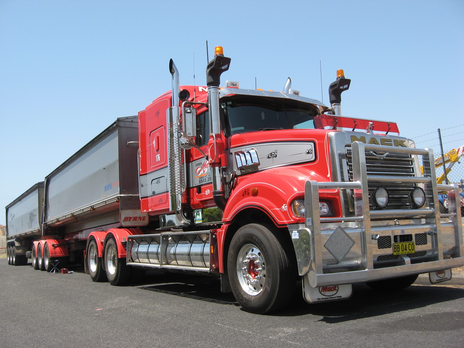 DIECIOCHO RUEDAS: SUPER MACK DE AUSTRALIA