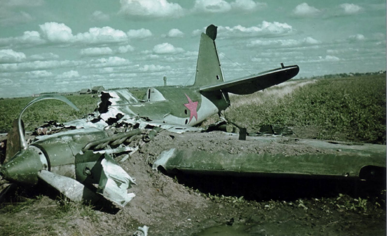 Third Reich Color Pictures: Destroyed Planes and Aircrafts (Wreckages)