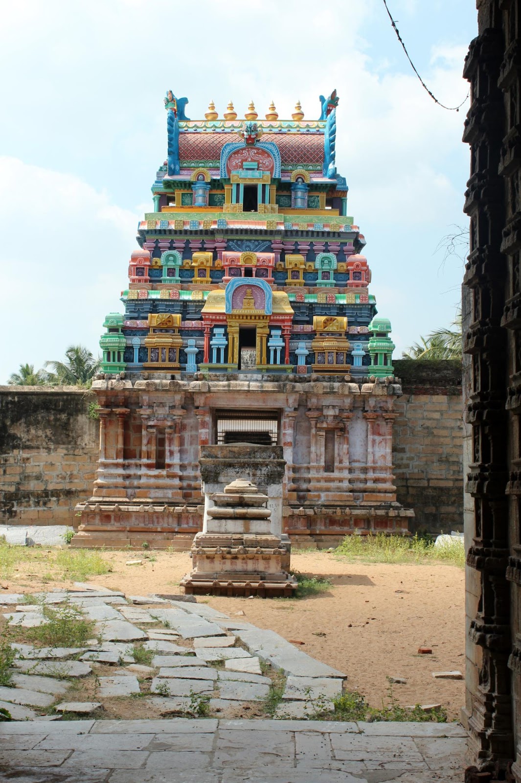 Tamilnadu Tourism: Pazhayarai Temples, Thanjavur