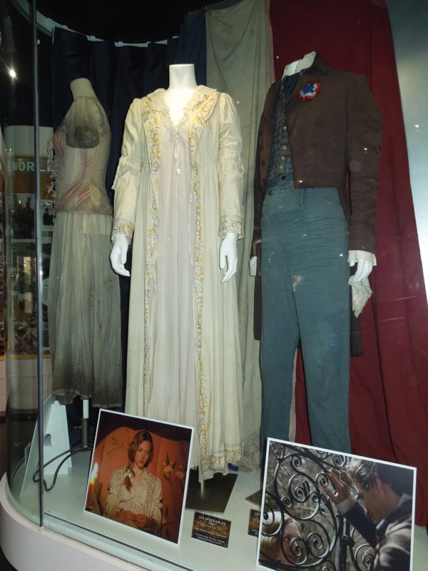 Hollywood Movie Costumes and Props: Anne Hathaway's Fantine costume ...