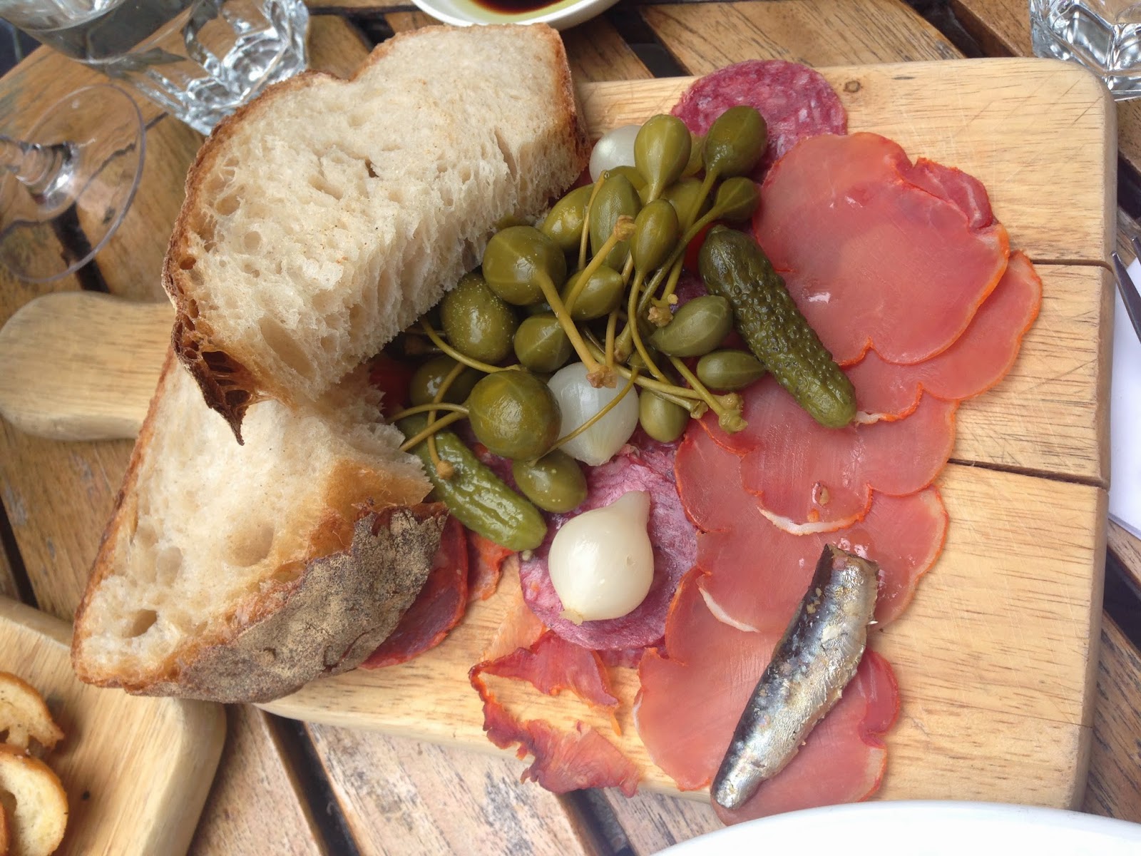 THIS LITTLE PIGGY LOVES FOOD!: THE CRABTREE, HAMMERSMITH