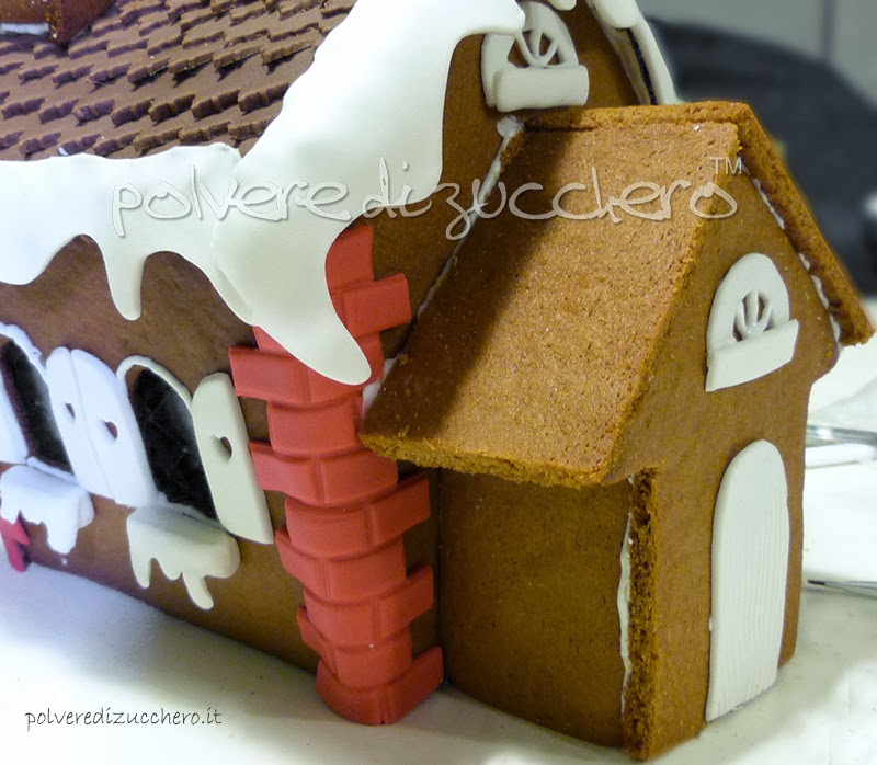 Natale: tutorial e ricetta Gingerbread House, come si fa la casetta pan ...