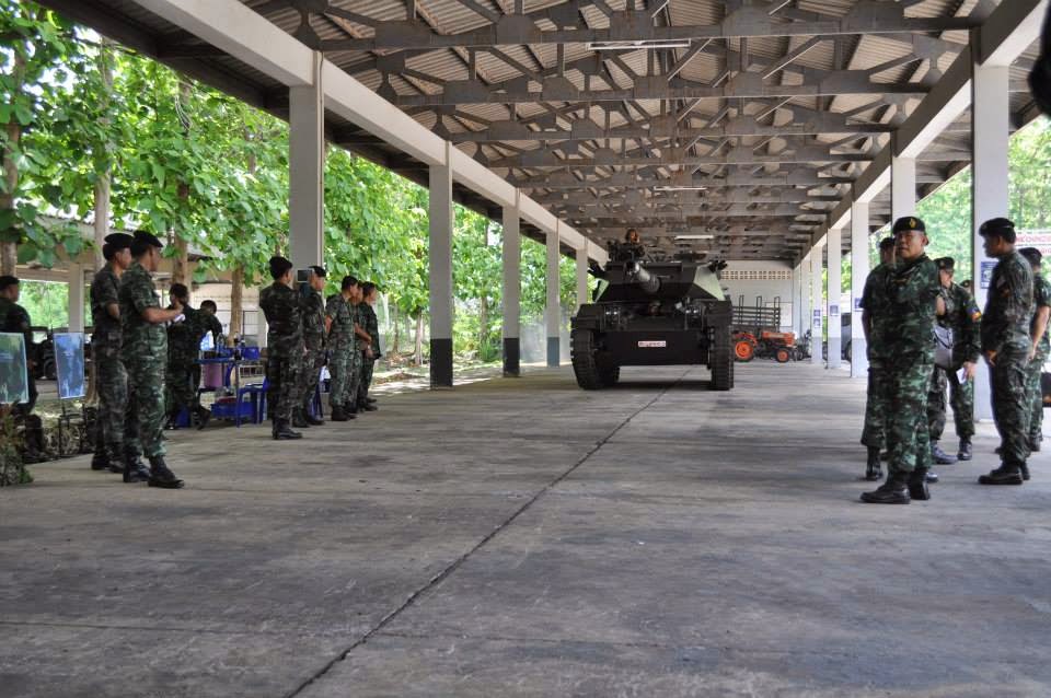 THAIDEFENSE-NEWS: Inside the 105 mm Commando Stingray Turret