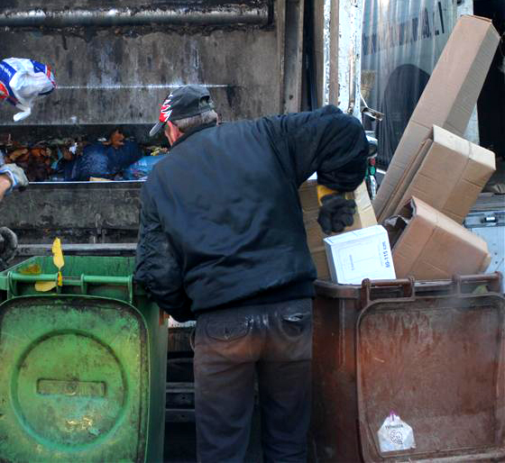 Aproximativ 300.000 de copii din România au părinții plecați la muncă ...