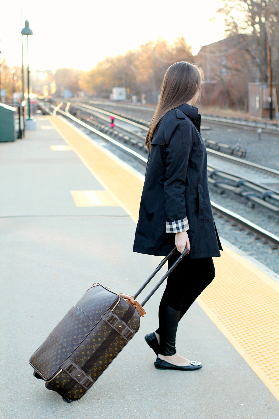 Travel Tuesday: Easy Travel Wear | Connecticut Fashion and Lifestyle ...