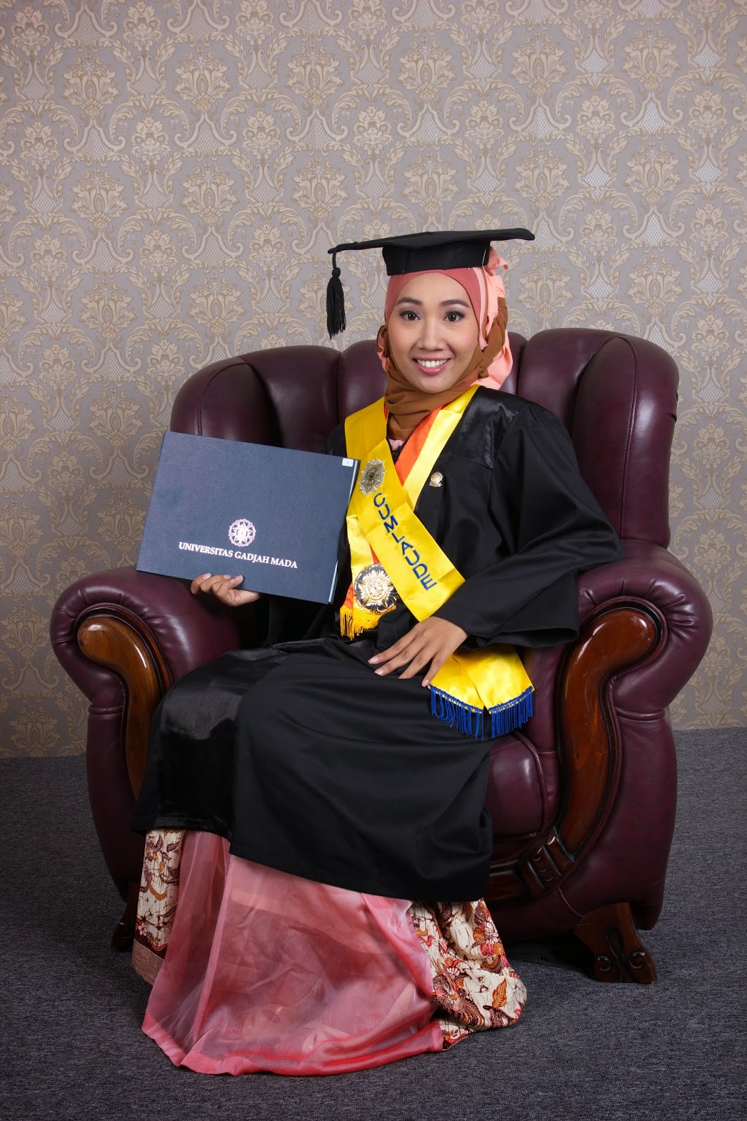 La Dolce Vita, Live a Happy Life...: Referensi Foto Wisuda: GIBRAN ...