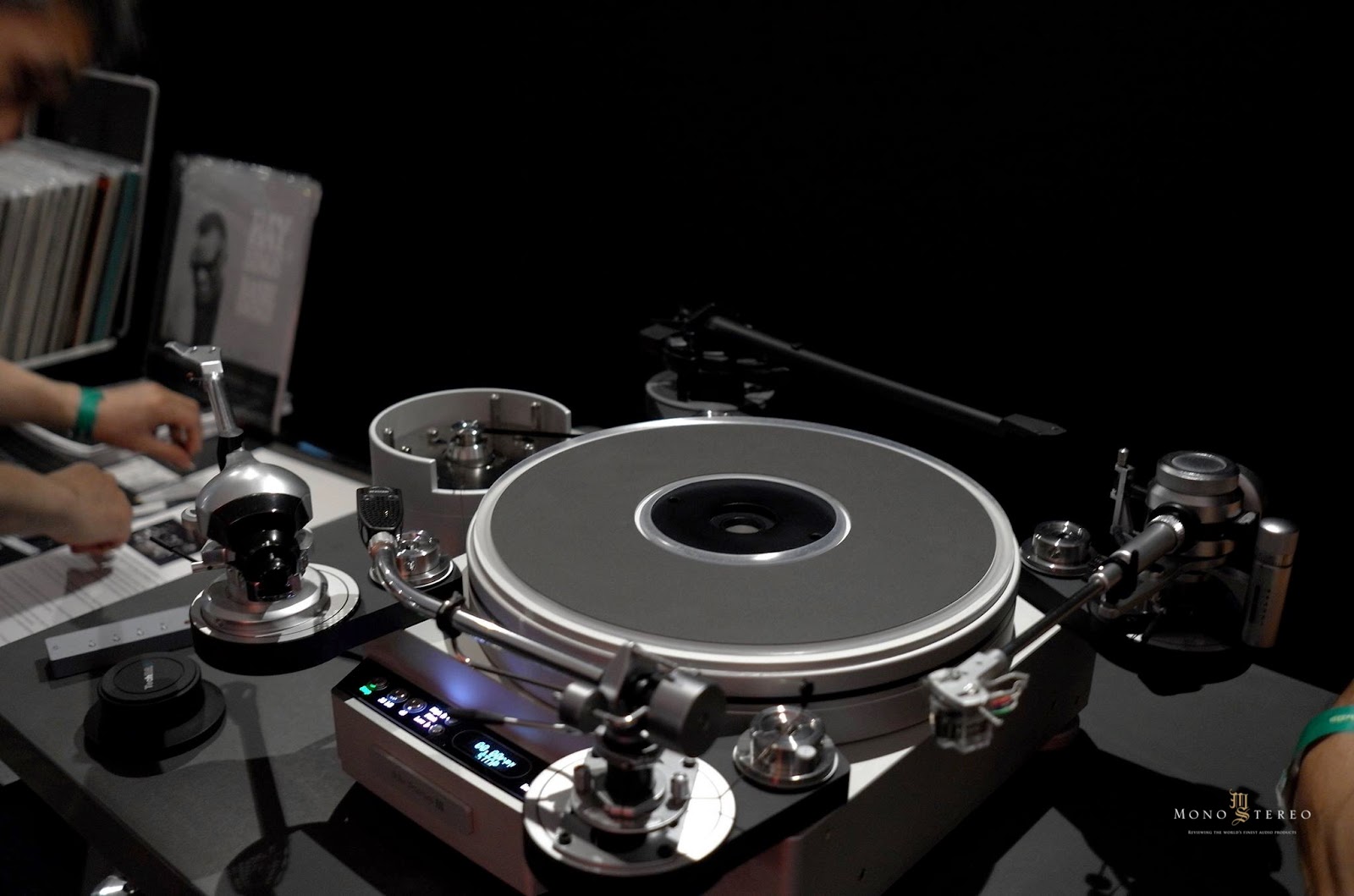 TechDas Air Force Three turntable close look – M & S | Ultimate High ...