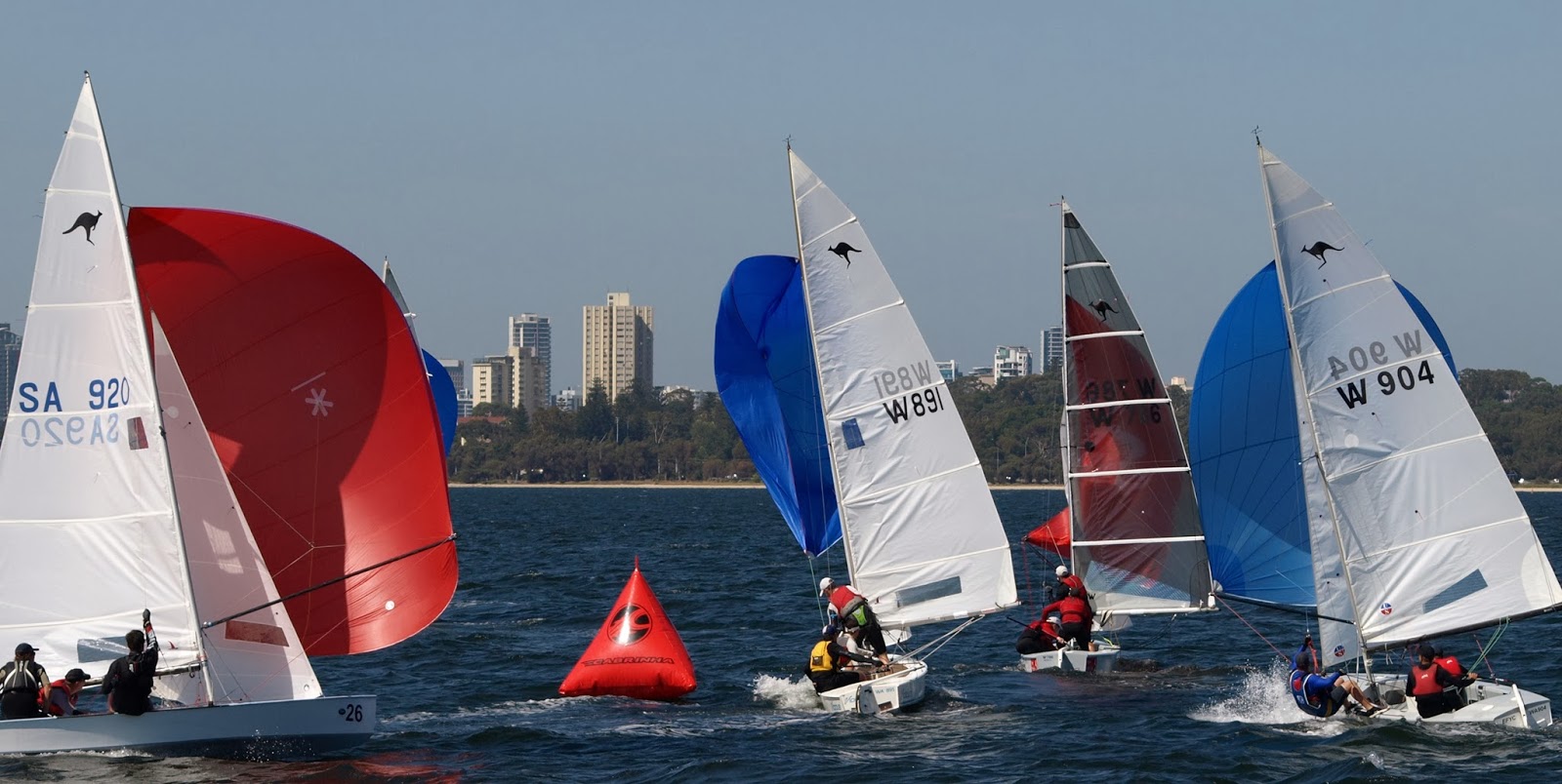 Observations in an undemocratic world: Australian Lightweight Sharpie ...