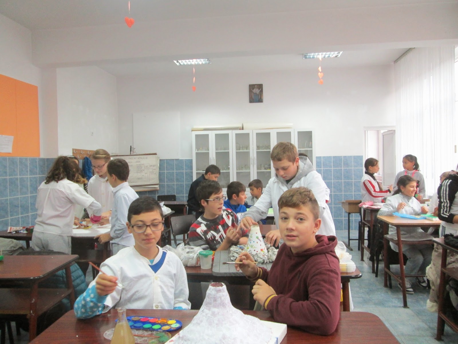 Chimia pe înţelesul tuturor: Cum să faci un vulcan?