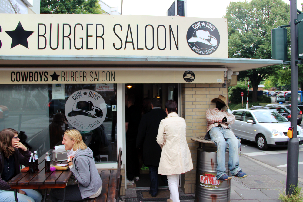 Cowboys Burger Saloon - Bonn, Niemcy ~ Krowie kanapki
