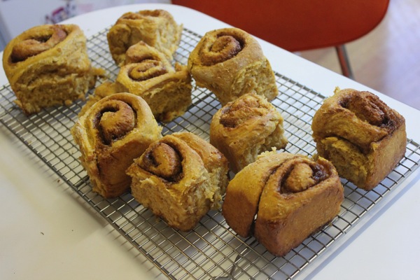 Green Gourmet Giraffe: ﻿Pumpkin Spice Scrolls