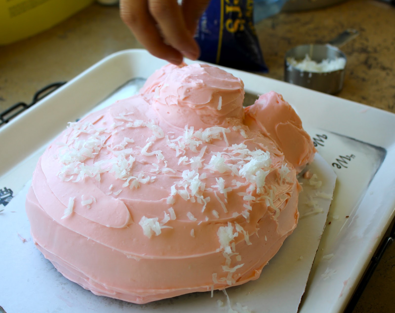 beurrista: bunny butt cake