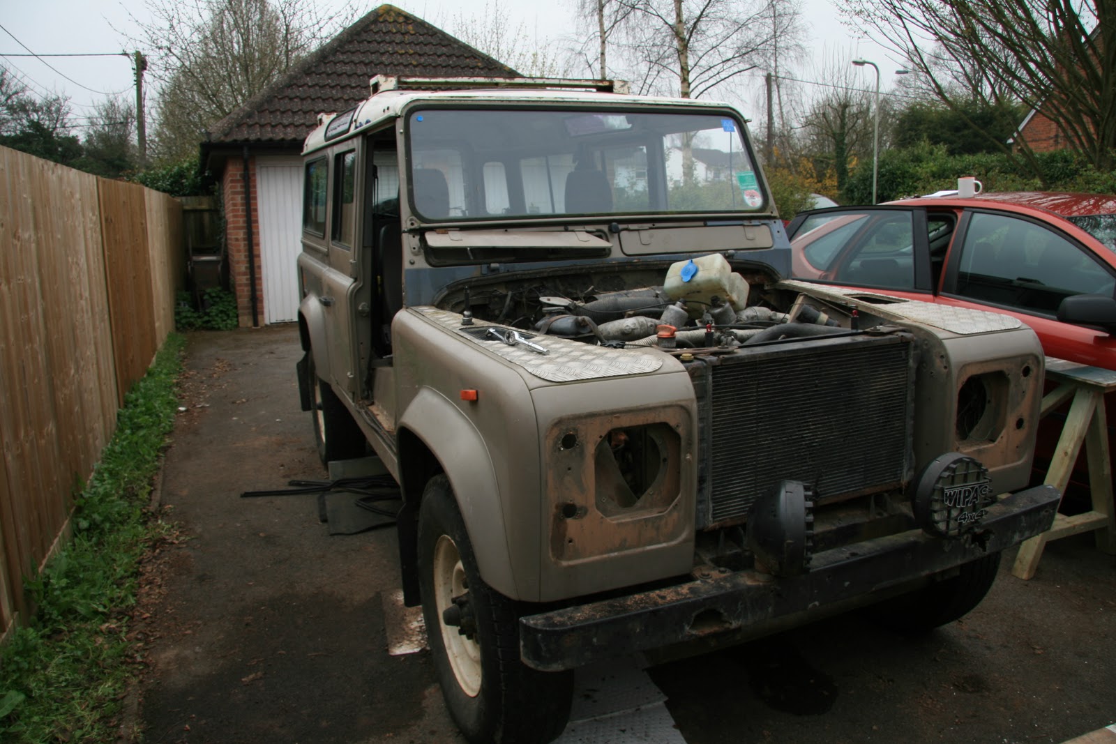 Defender 110 3.5L V8 1991: Start of the Bulkhead Swap