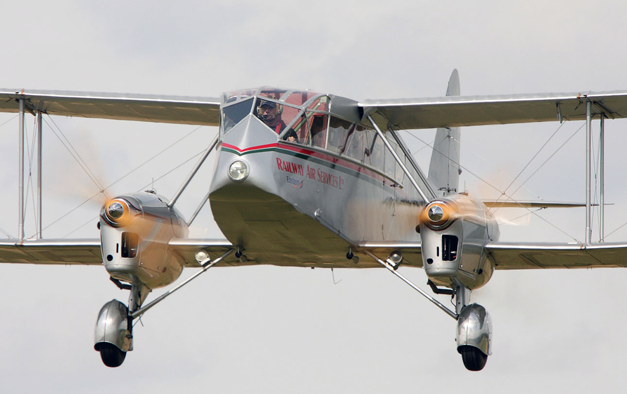 nhungdoicanh: de Havilland DH-84 Dragon