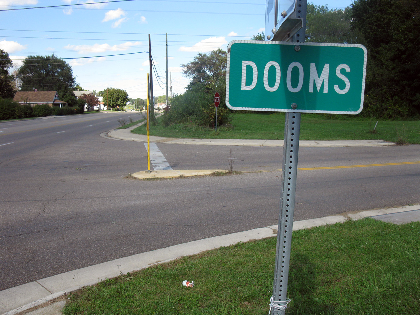 Eccentric Roadside: Udder delight: The Purple Cow of Dooms, Virginia