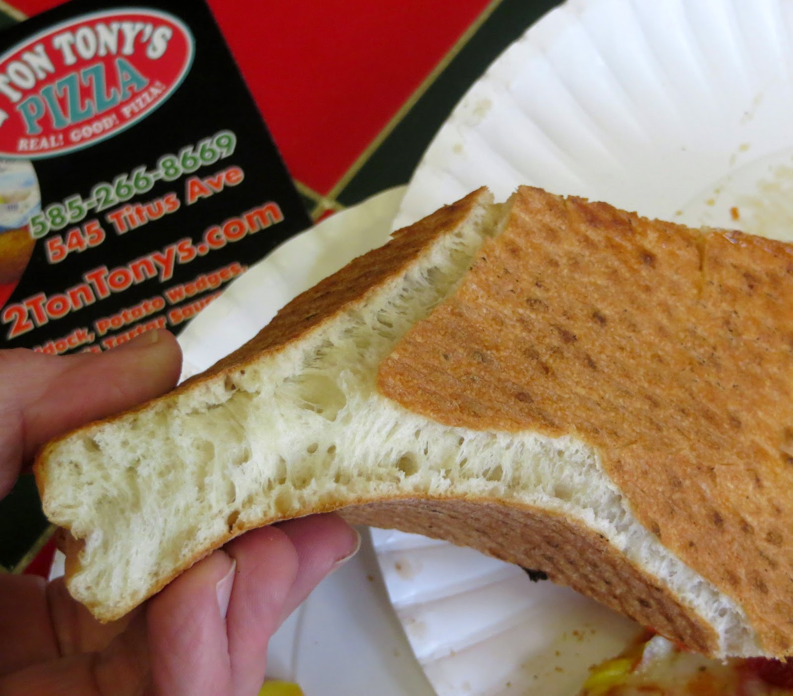 The Rochester NY Pizza Blog: A Revisit to Two Ton Tony's