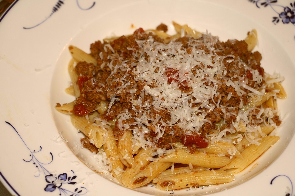 Big Dude's Eclectic Ramblings: Bolognese Into Spaghetti Pie